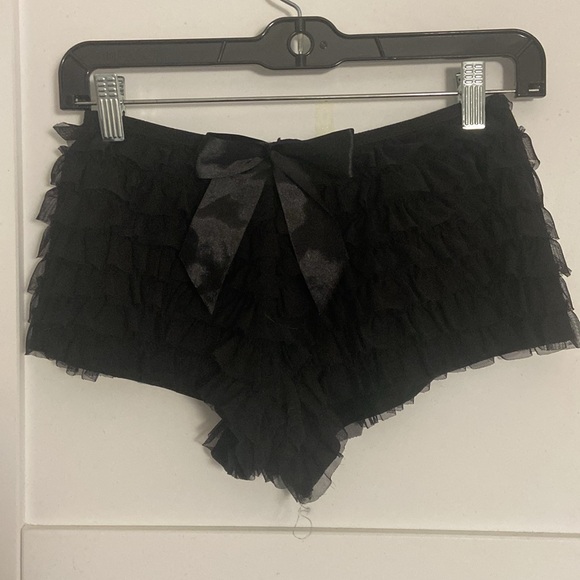 Daisy | Intimates & Sleepwear | New Black Layered Lace Ruffled Boy ...